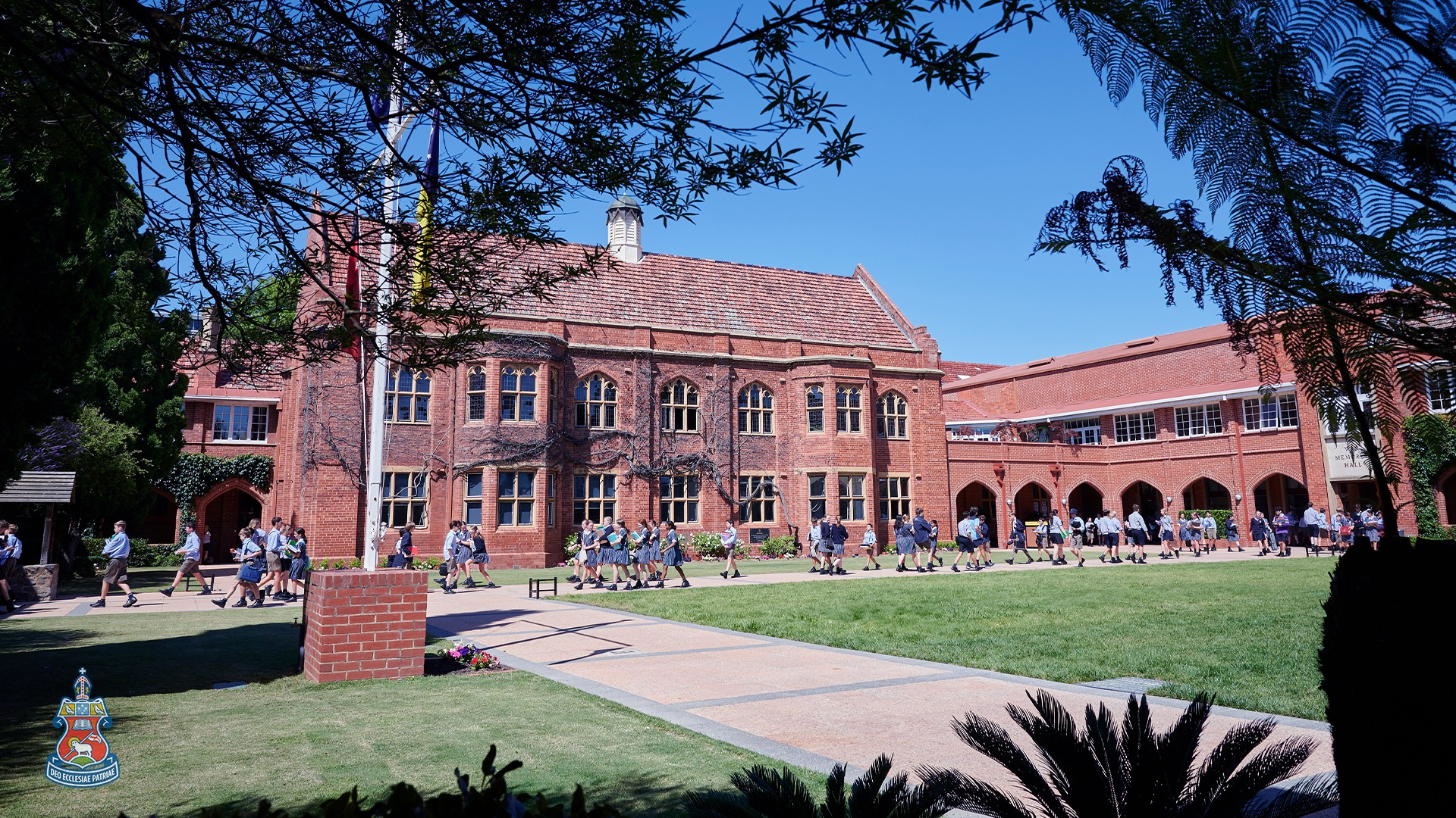 TRUNG HỌC CANBERRA GRAMMAR SCHOOL - CANBERRA, ÚC